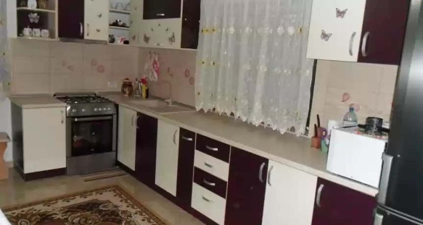 Afacere de vanzare - Vand Tamplarie dotata cu utilaje + casa ...